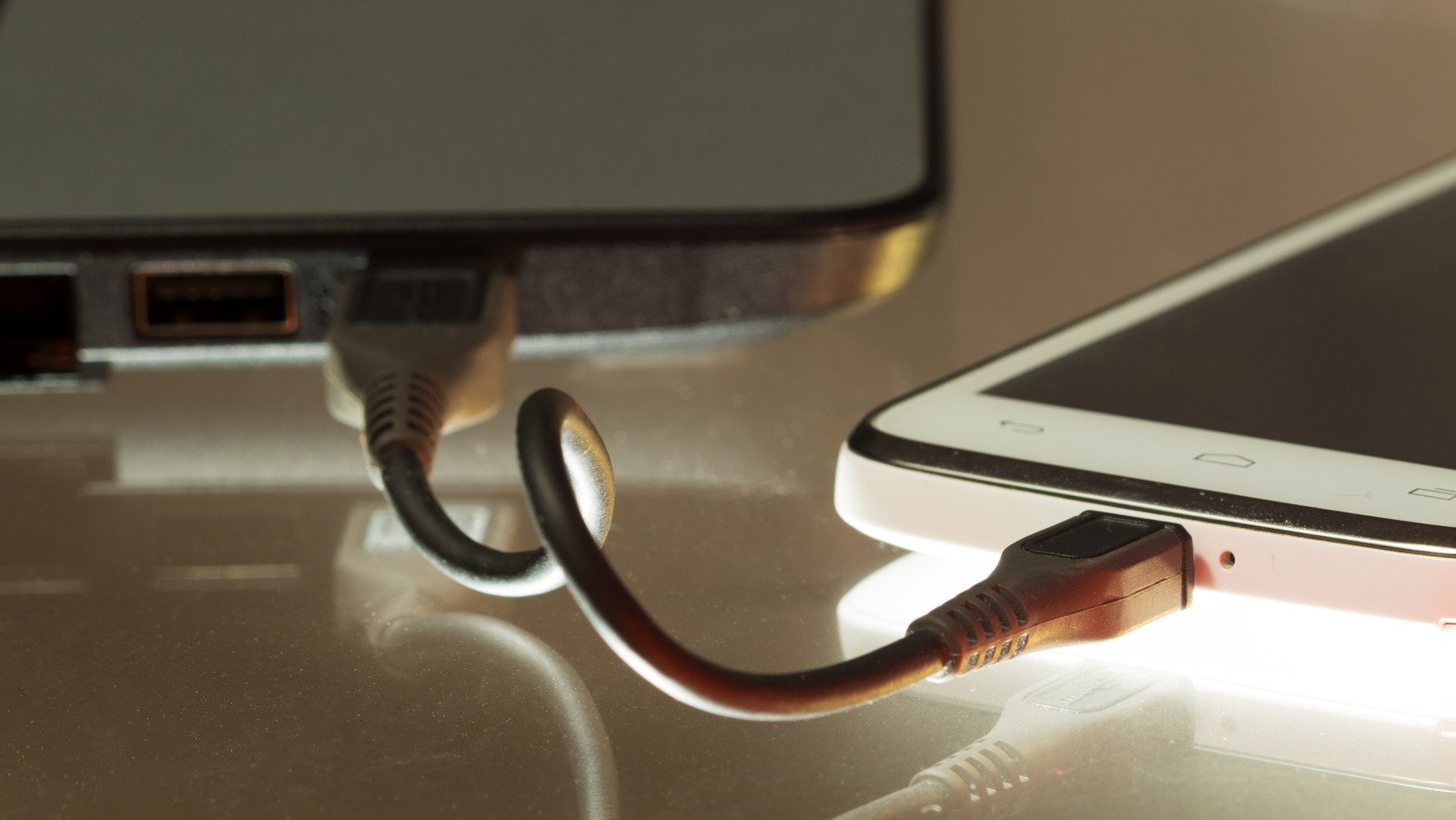 What Does USB Tethering Mean And How Does It Work? - Tech AI Verse