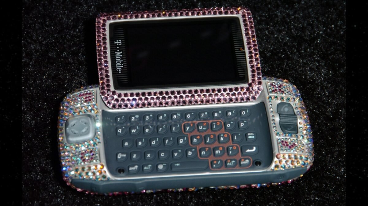 What Happened To T-Mobile Sidekick? A Look Back At The Discontinued Hit ...